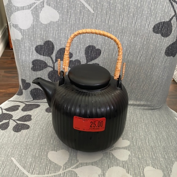Kitchen | Black Tea Pot Ceramic Nwt Great Accent To Your Kitchen 6 ...